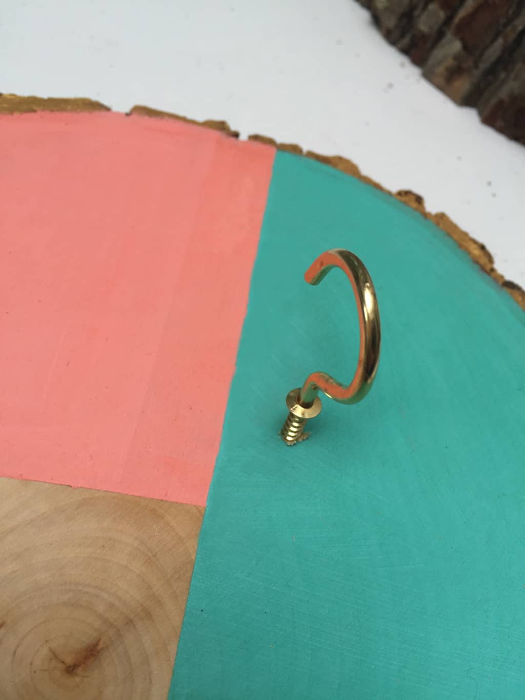 How to make your own DIY wood slice key holder