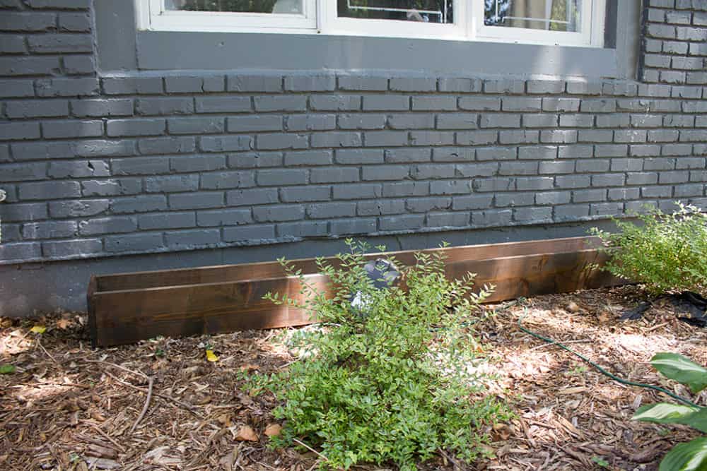 Add some curb appeal to your house with this DIY window box tutorial