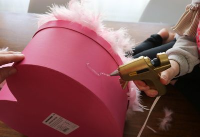 Flamingo Valentine's Day box — the cutest and easiest DIY craft project!