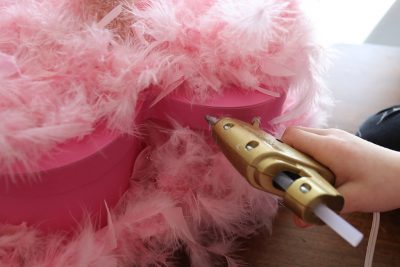 Flamingo Valentine's Day box — the cutest and easiest DIY craft project!