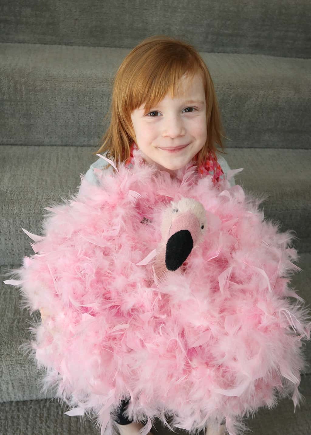 Flamingo Valentine's Day box — the cutest and easiest DIY craft project!