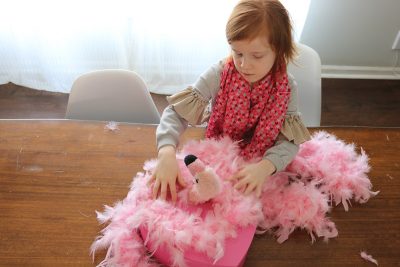 Flamingo Valentine's Day box — the cutest and easiest DIY craft project!