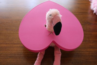 Flamingo Valentine's Day box — the cutest and easiest DIY craft project!