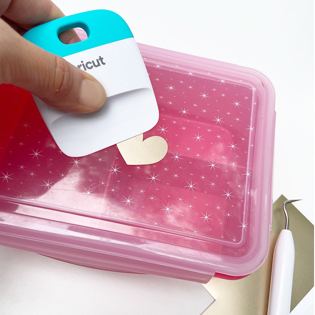 How I used my Cricut Joy to personalize six of our back to school supplies