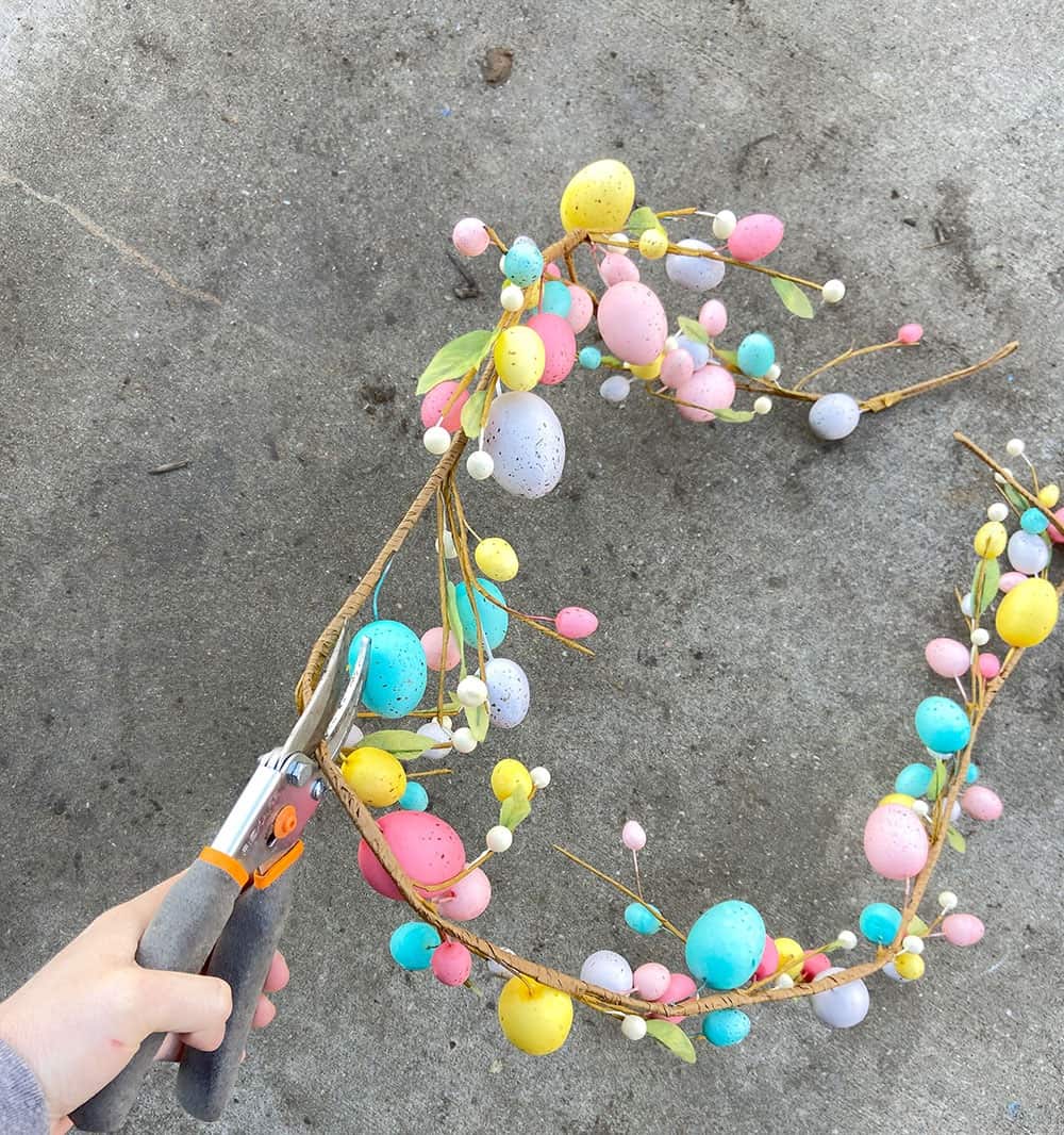 Easter decor ideas for your front porch – cute, affordable, & easy!