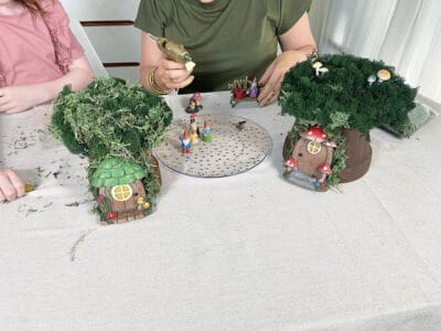 Gnome village – an easy DIY & fun tutorial. Perfect summer kid project!