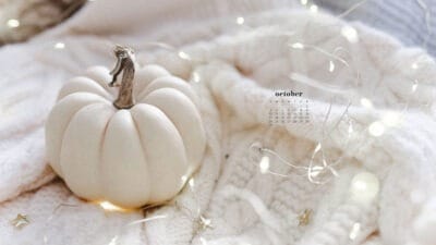October 2021 wallpapers – 35 FREE calendars for desktop and phones!