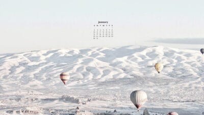 January 2022 wallpapers – 45 FREE calendars for your desktop & phone!
