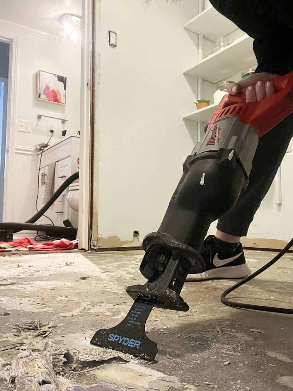 Laundry room before & after – A DIY renovation on a $500 budget!