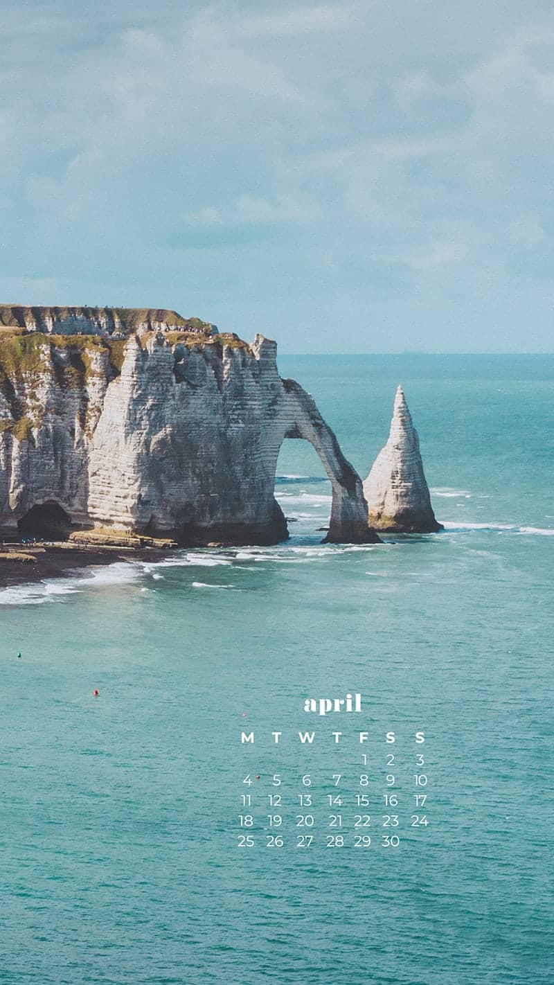 April 2022 wallpapers – 55 FREE calendars for your desktop & phone!
