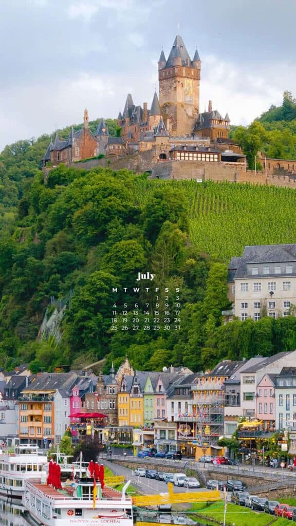 July 2022 wallpapers – 55 FREE & beautiful desktop & phone calendars!