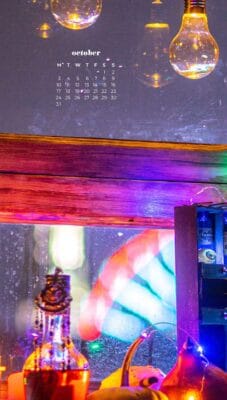 October 2022 wallpapers – 60 FREE desktop & phone calendars