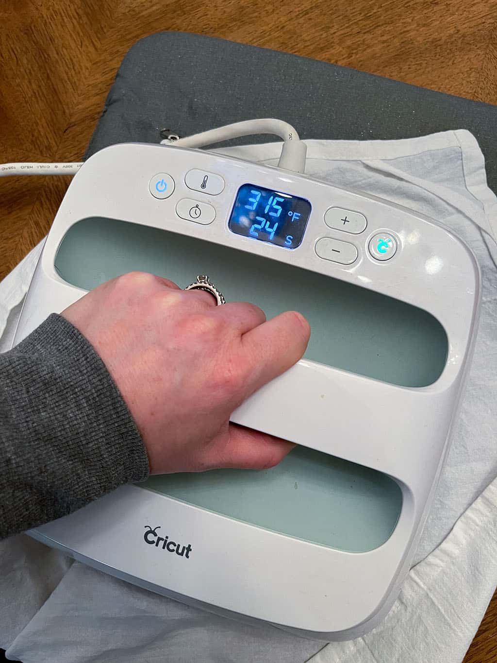 How do Cricut materials stack up against other brands? Let's see!