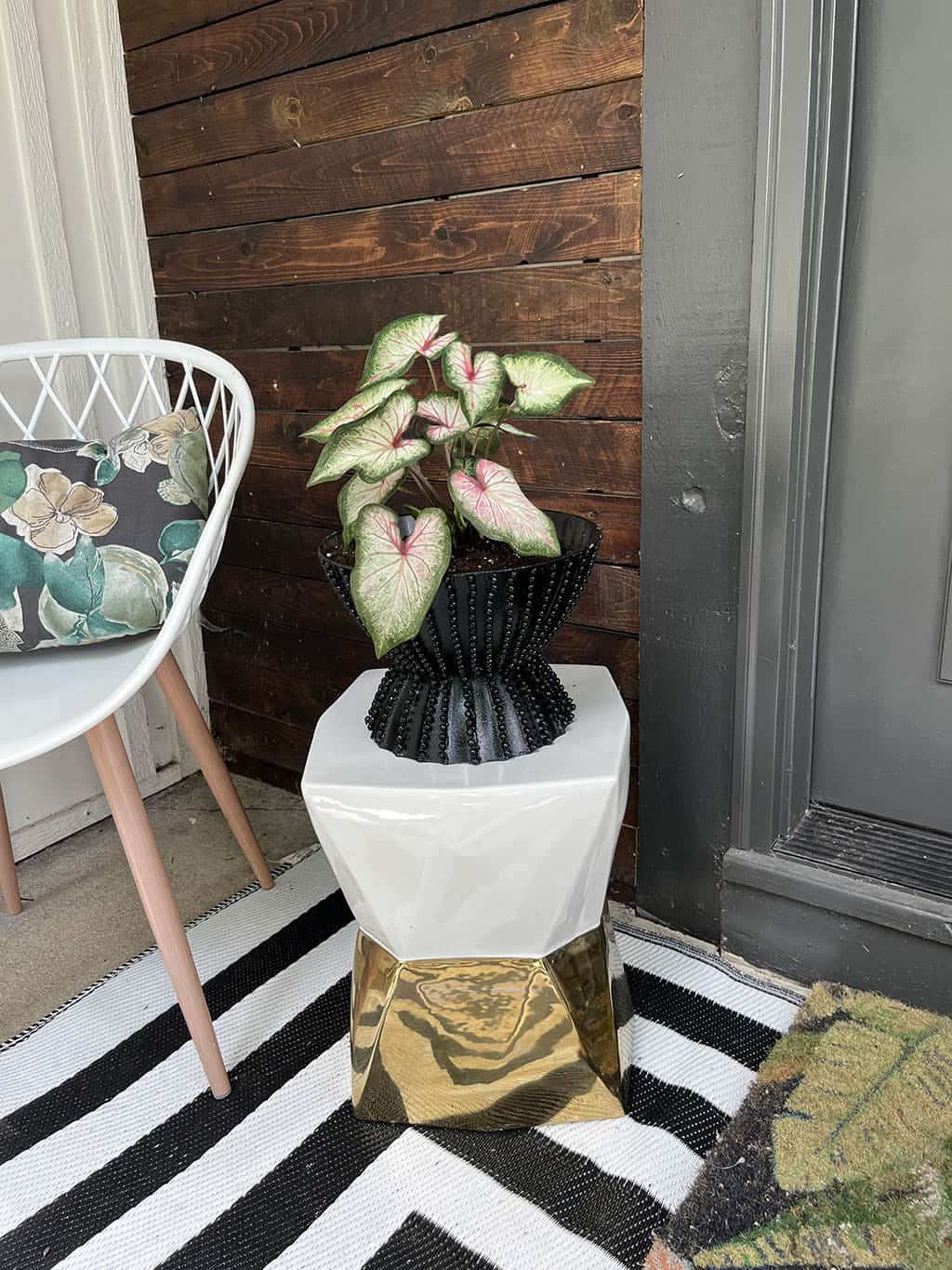 Beaded flower pot – An easy, affordable, and fun DIY!