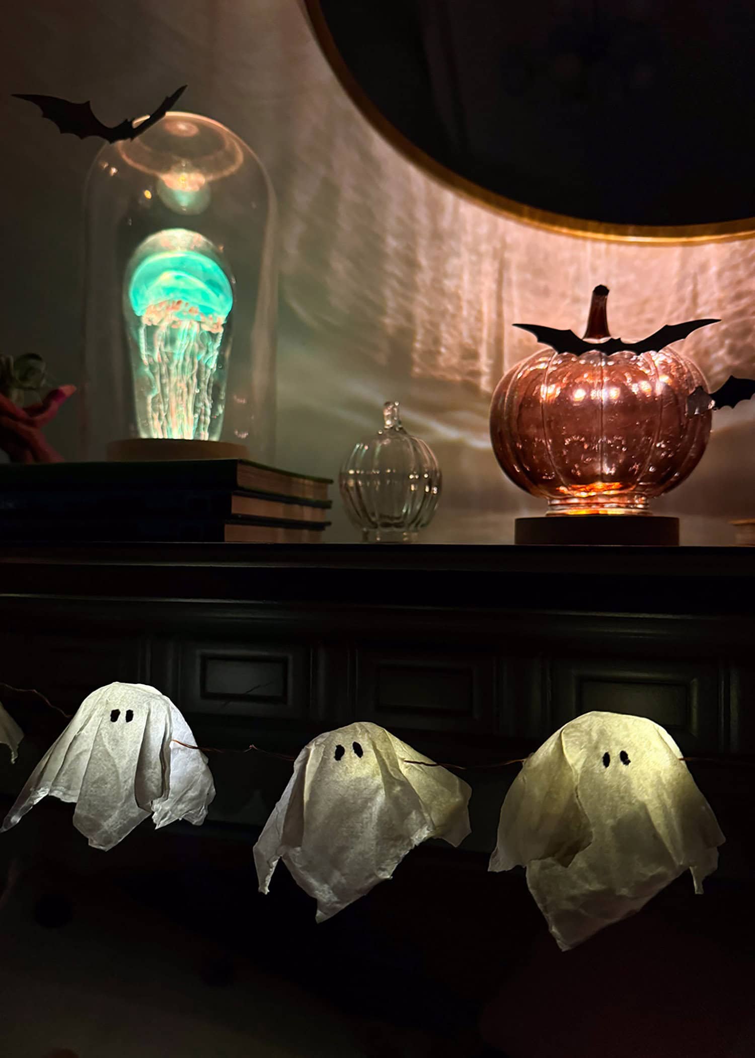 DIY ghost lights – An easy and affordable spooky halloween craft!